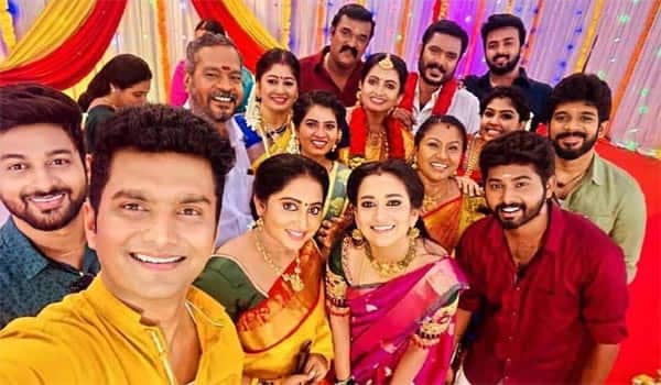 பாண்டியன் ஸ்டோர்ஸ் குடும்ப விழாவில் விஜய் டிவி பிரபலங்கள்