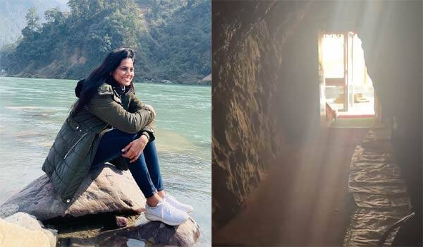 ரிஷிகேஷில் வசிஷ்ட குகையில் ரம்யா பாண்டியன் தியானம் - Ramya Pandyan ...