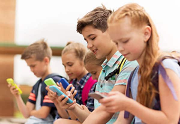 Canada introduces bill to restrict social media access for under-16s