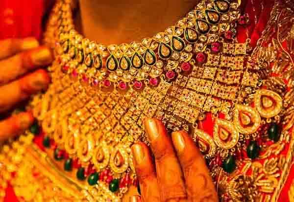 தங்கம் விலை இன்றும் ரூ.1,040 குறைவு; கடந்த 3 நாட்களில் 3,280 சரிவு