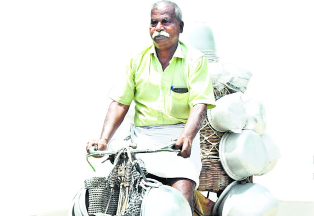பாத்திரம் அறிந்து கவிதை: தமிழை காதலிக்கும் வியாபாரியின் கதை