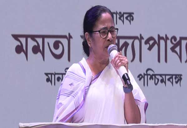 உ.பி.,யில் சட்டம்-ஒழுங்கு சீர்குலைவு: மம்தா குற்றச்சாட்டு