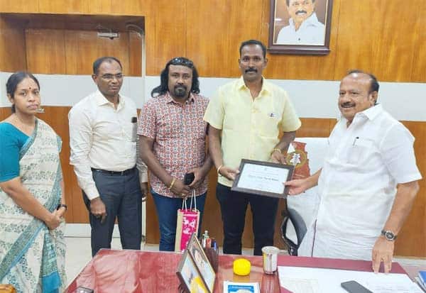 கன்னியாகுமரி ஜினோக்கு தேனீ வளர்ப்பில் தேசிய விருது